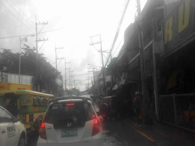 Ilang bahagi ng Metro Manila, binaha dahil sa malakas na buhos ng ulan | DZIQ Radyo Inquirer 990AM
