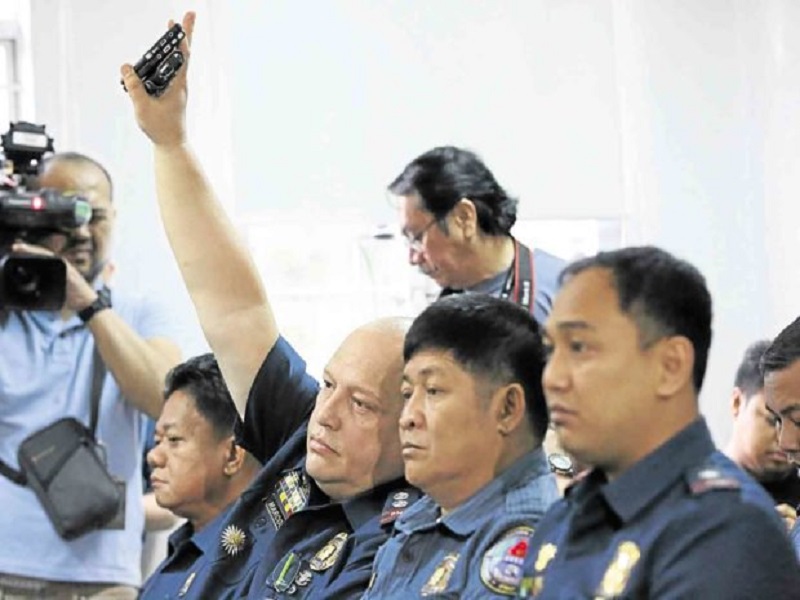 Mga pulis na sangkot sa Mayor Espinosa killing, nakalabas na ng piitan ... Mga pulis na sangkot sa Mayor Espinosa killing, nakalabas na ng piitan ...