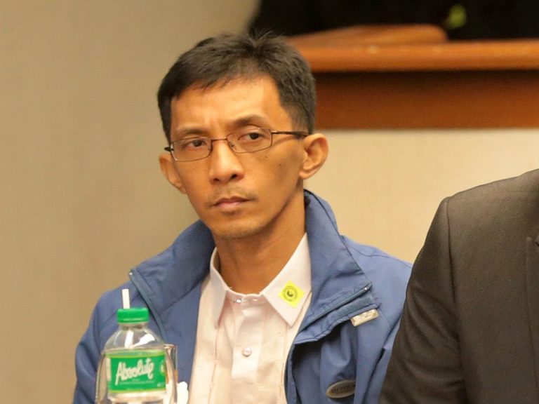 Customs Deputy Commissioner Gerardo Gambala, nagbitiw na sa pwesto ...