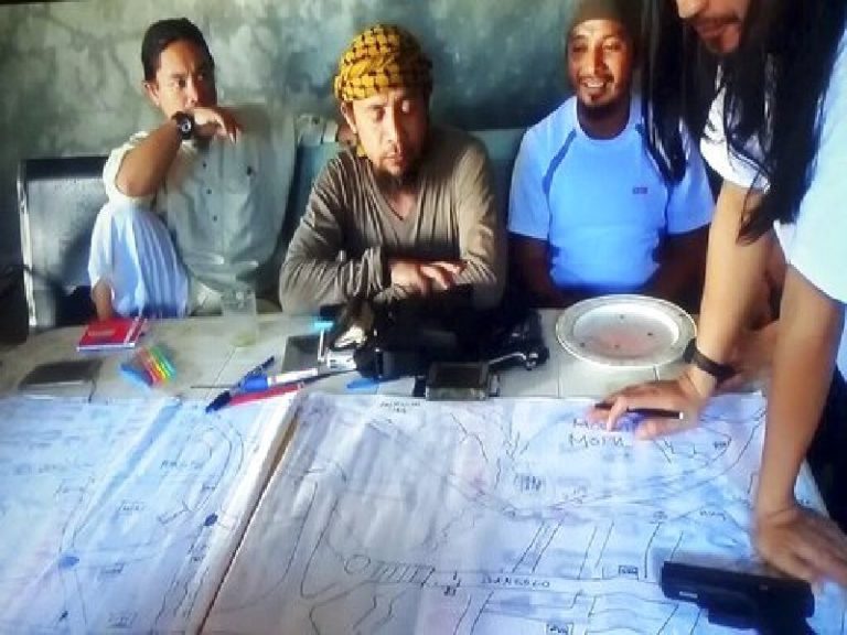 Tatlong anak ni Isnilon Hapilon, sunod na target ng mga tropa ng ...