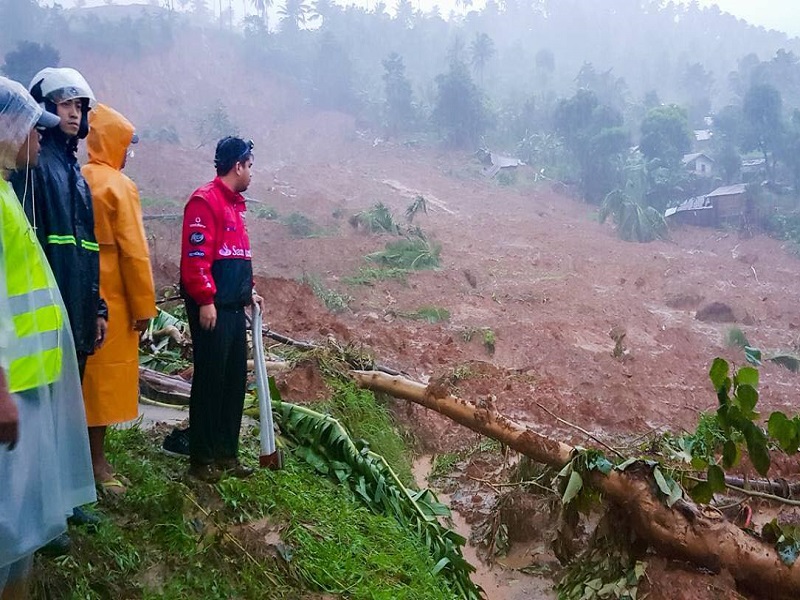2 patay; 2 nawawala sa landslide sa Biliran | DZIQ Radyo Inquirer 990AM 2 patay; 2 nawawala sa landslide sa Biliran | DZIQ Radyo Inquirer 990AM