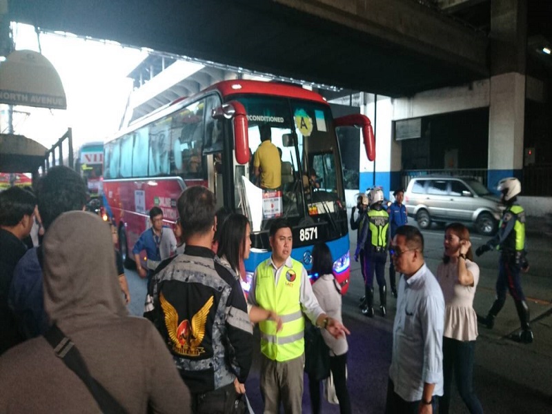 Mahigit 30 P2P buses nagsakay ng mga pasahero ng MRT | DZIQ Radyo ...