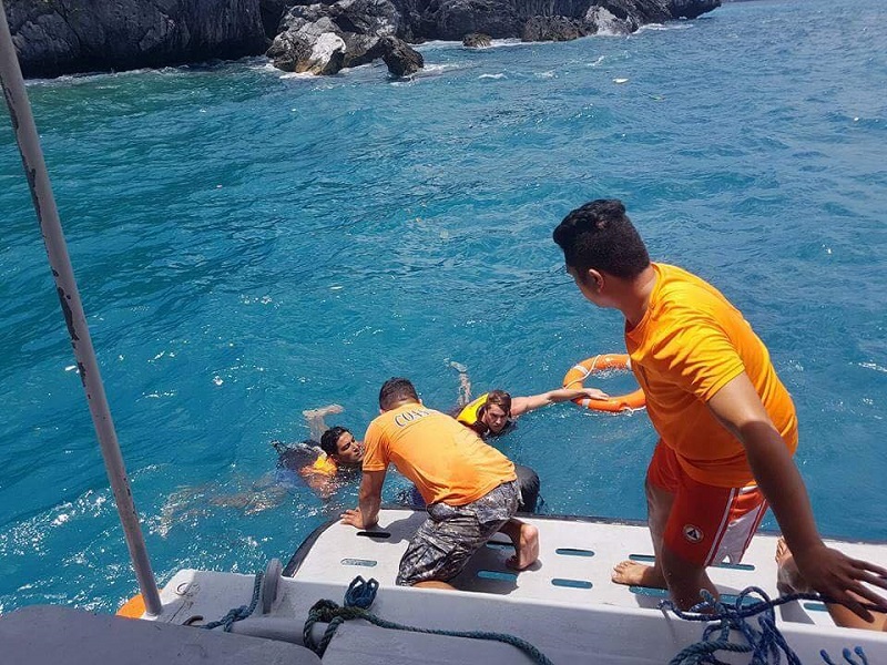 Mahigit 40 katao, nasagip ng Coast Guard sa 3 magkakahiwalay na ... Mahigit 40 katao, nasagip ng Coast Guard sa 3 magkakahiwalay na ...