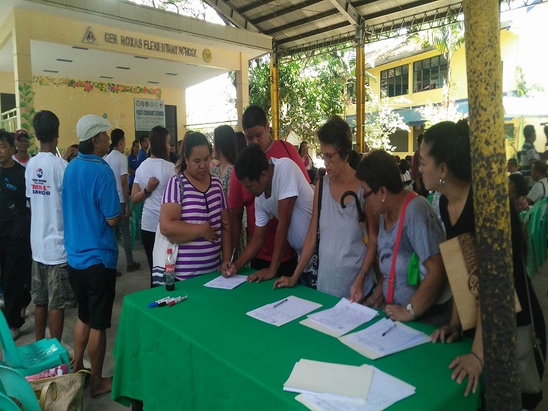 Mga kandidato, guro, pulis, lumagda sa peace covenant para sa eleksyon ... Mga kandidato, guro, pulis, lumagda sa peace covenant para sa eleksyon ...