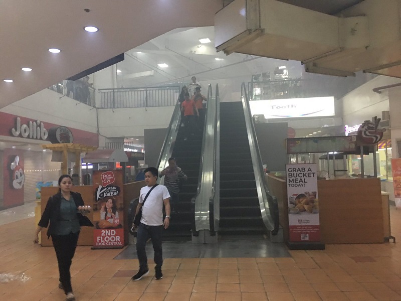 Bahagi ng Victory Mall sa Caloocan City nasunog | DZIQ Radyo Inquirer 990AM