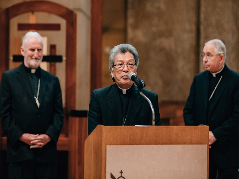 Isang Filipino na pari pinili ni Pope Francis na maging obispo sa US ...