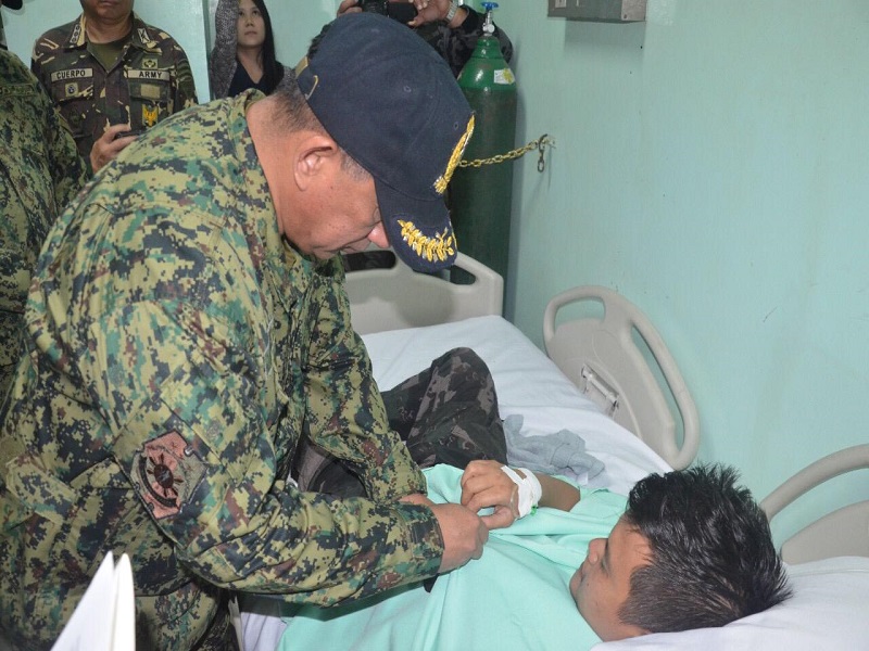 8 nasugatang pulis sa engkwentro sa MILF sa Lanao del Sur, pinarangalan ... 8 nasugatang pulis sa engkwentro sa MILF sa Lanao del Sur, pinarangalan ...