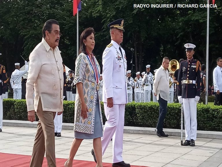 WATCH: VP Leni Robredo pinangunahan ang paggunita sa Araw ng Kalayaan ...