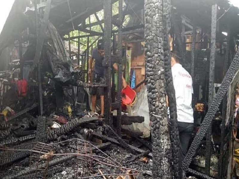 14 na bahay nasunog sa Calbayog City matapos tamaan ng kidlat ang kawad ... 14 na bahay nasunog sa Calbayog City matapos tamaan ng kidlat ang kawad ...