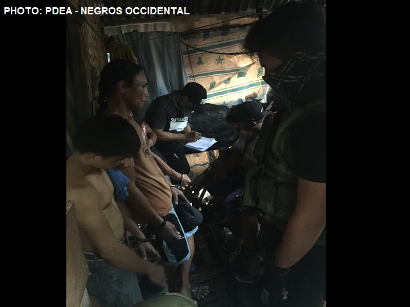 Drug den sinalakay sa Negros Occidental, pito ang arestado | DZIQ Radyo ...