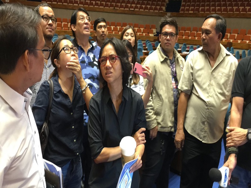 Batikang direktor Joyce Bernal nag inspeksyon sa Kamara para sa SONA ...