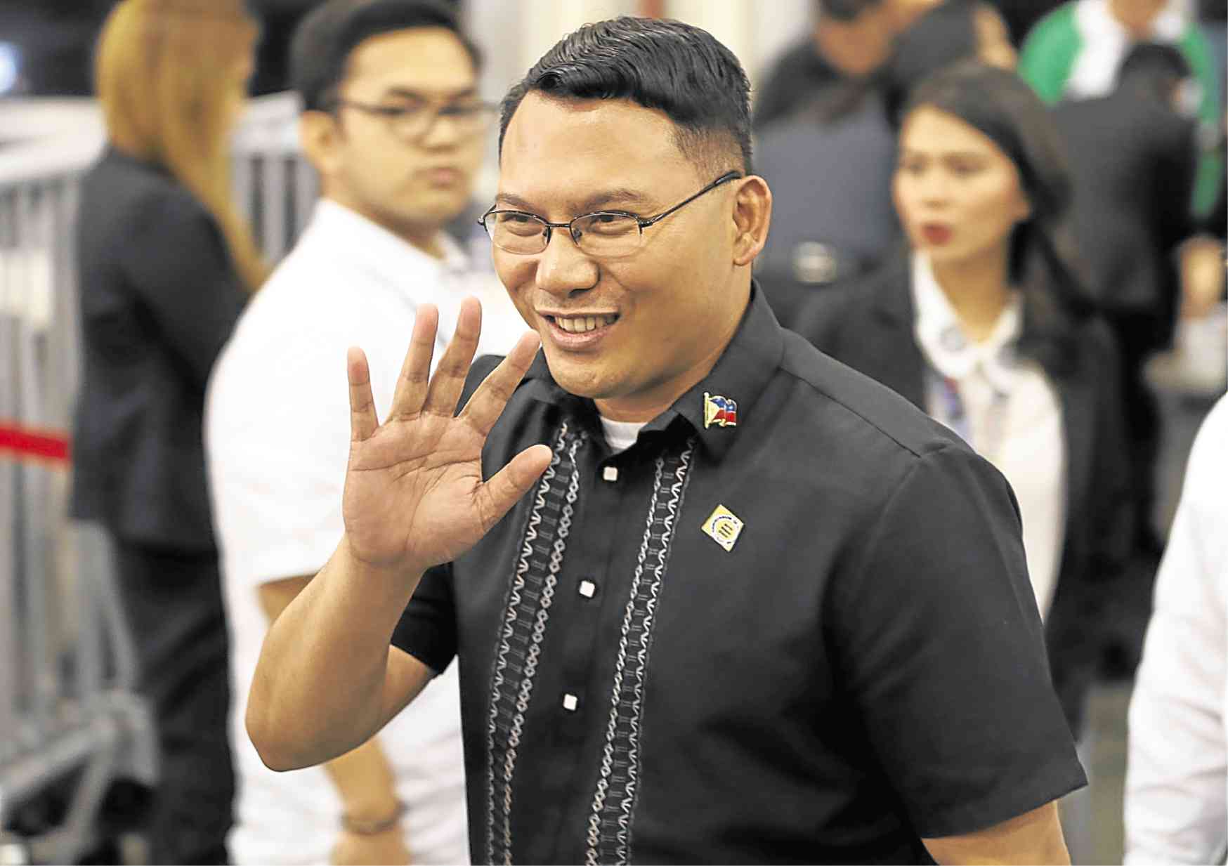 Ex-NYC chair Ronald Cardema pinakakasuhan | DZIQ Radyo Inquirer 990AM