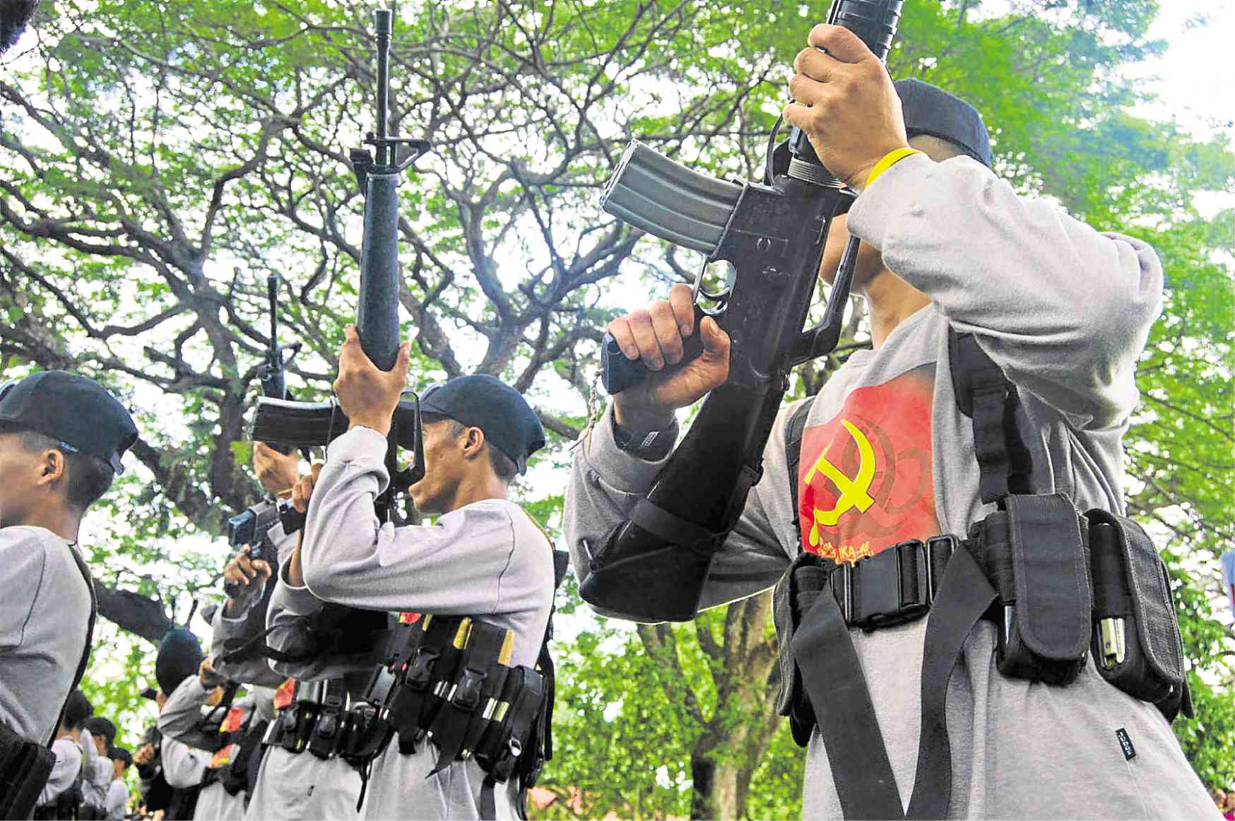 NPA officials sa Cagayan Valley sumuko sa PNP at AFP | DZIQ Radyo ...