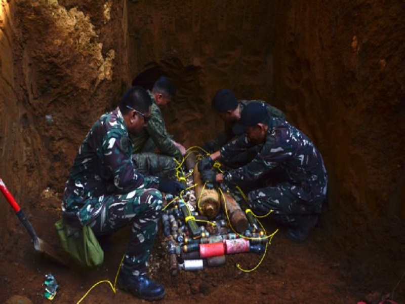 Hindi sumabog na mga bomba mula sa Marawi siege pinasabog ng militar ...