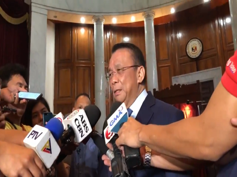 Dating SC Chief Justice Lucas Bersamin itinalaga ni Pangulong Duterte bilang pinuno ng GSIS ...