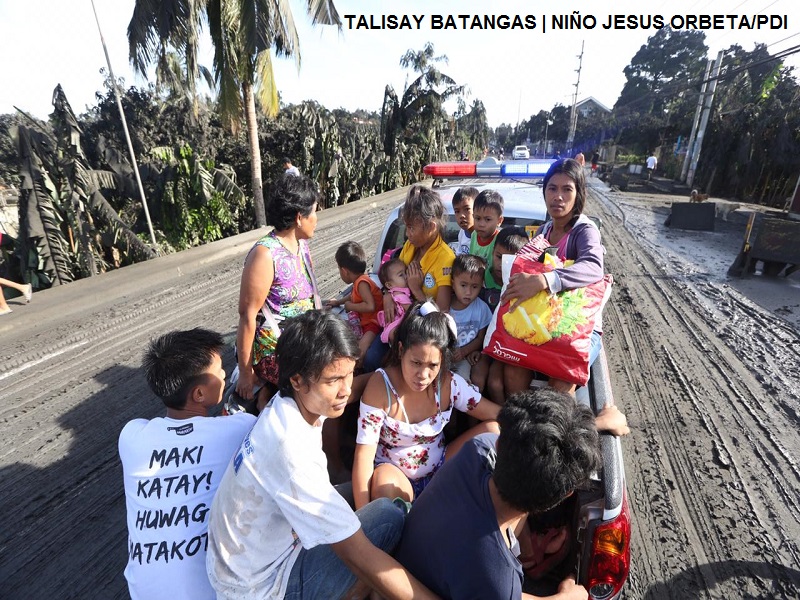 Bilang ng pamilyang naapektuhan ng pagputok ng Bulkang Taal umabot na sa mahigit 10,000 | DZIQ ...