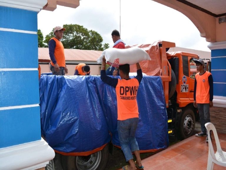 Karagdagang tauhan at gamit, itatalaga ng DPWH sa Batangas at Southern ...