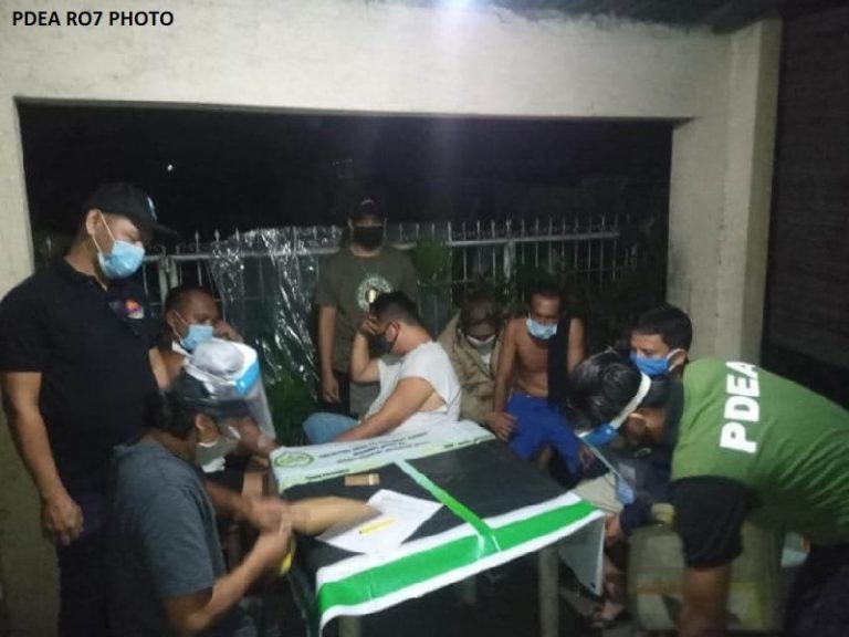 Apat na drug suspect, timbog sa buy-bust operation sa Dumaguete City ... Apat na drug suspect, timbog sa buy-bust operation sa Dumaguete City ...