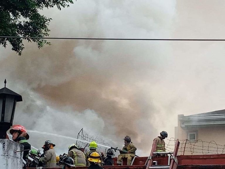 LOOK: Sunog sa isang residential area sa Maynila | DZIQ Radyo Inquirer 990AM