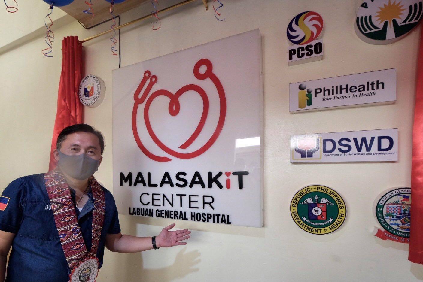 Walang kulay-pulitika ang Malasakit Center – Sen. Bong Go | DZIQ Radyo ...