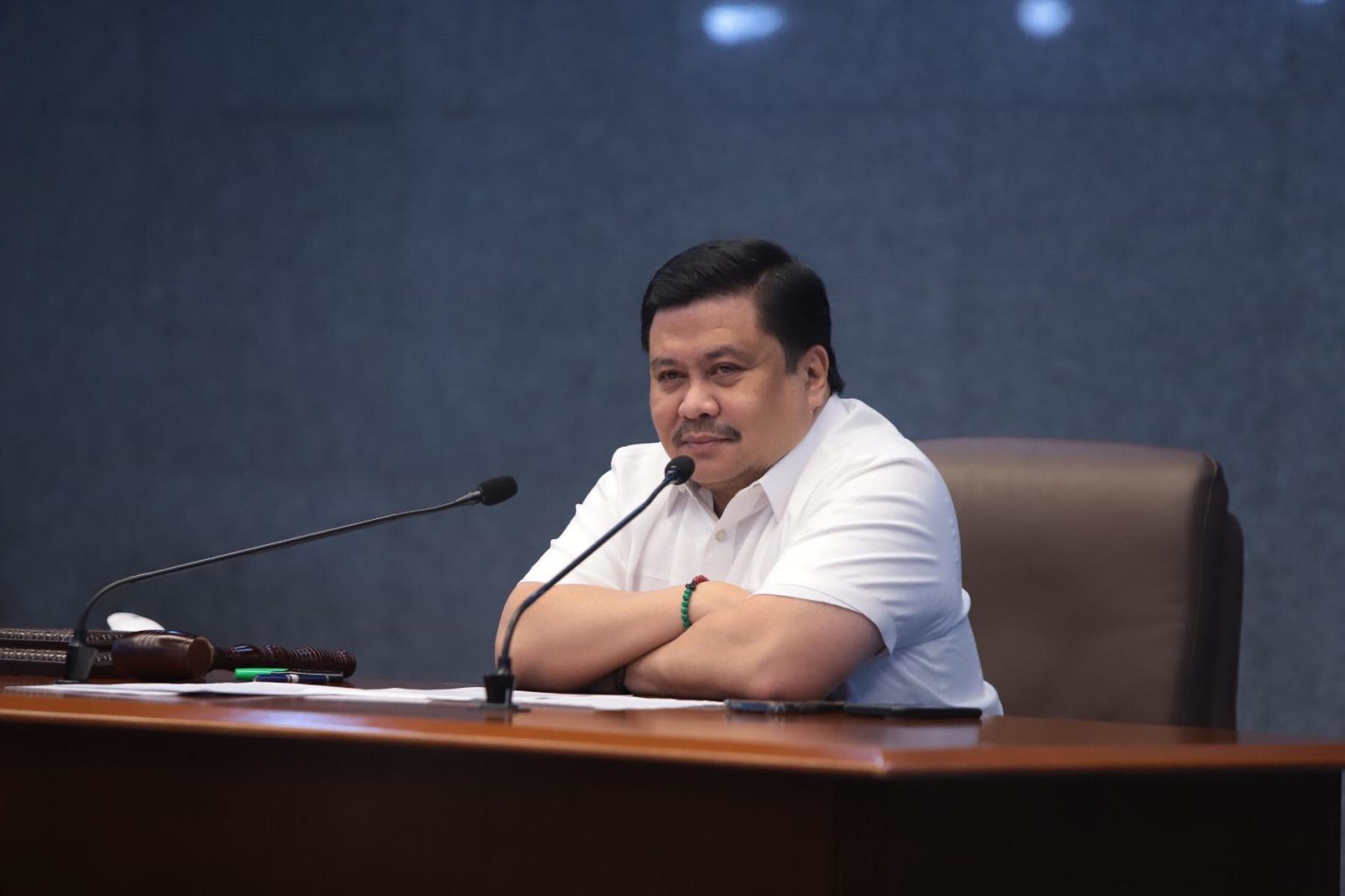 'Power tripping' police officer ibinunyag ni Sen. Jinggoy Estrada ...