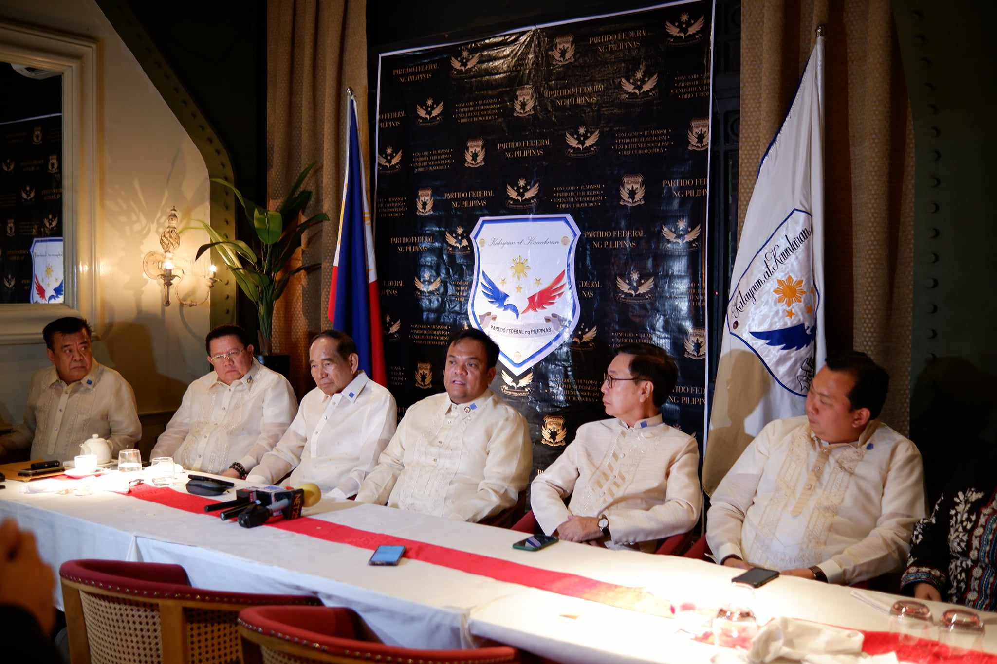 Pangulong Marcos Jr., suportado ang pagsusulong ng pederalismo - SoCot ...