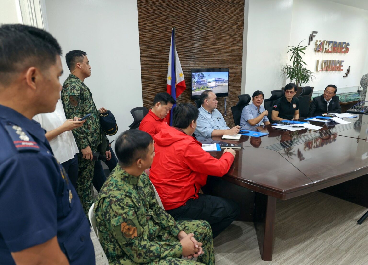 Pamimigay ng ayuda sa mga biktima ng baha sa Samar pinamadadali ni ...